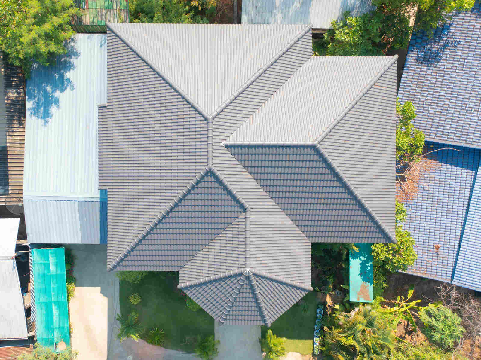 Metal Roof Coating: Benefits and Professional Care